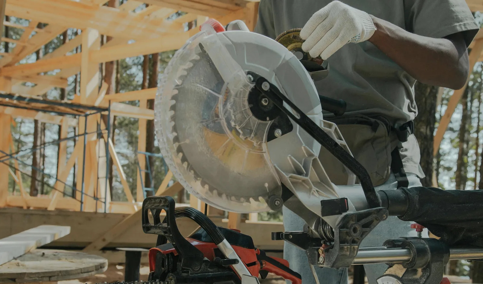 How to Use a Circular Saw: Mastering Bevel Cuts, Rip Cuts, and More ...